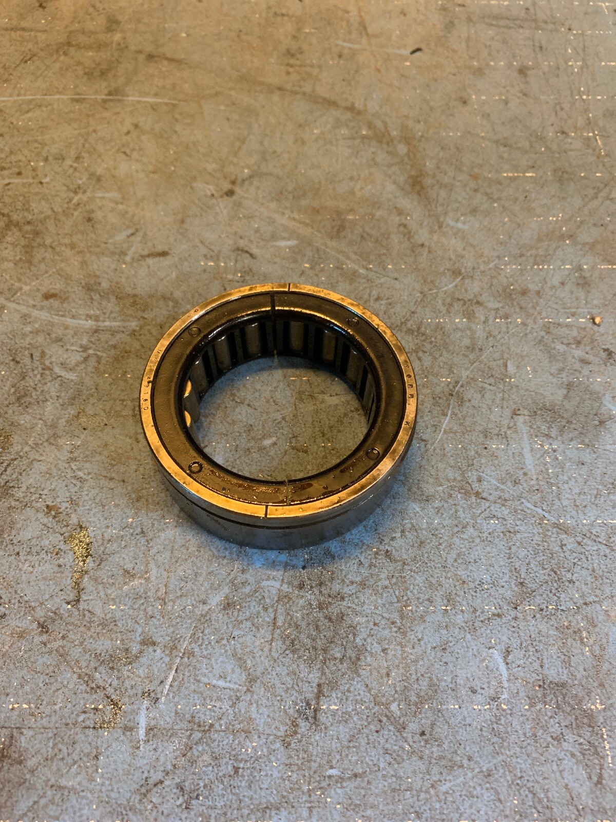 IP2175 JOHNSON EVINRUDE OMC SPLIT BEARING 320499 AND RETAINER 387041 | eBay