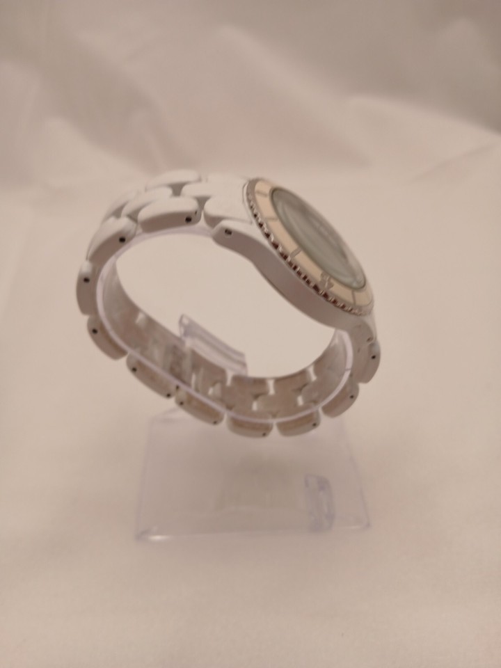 Avon White Fixed Bezel Analog Quartz Watch Japan Movt | eBay