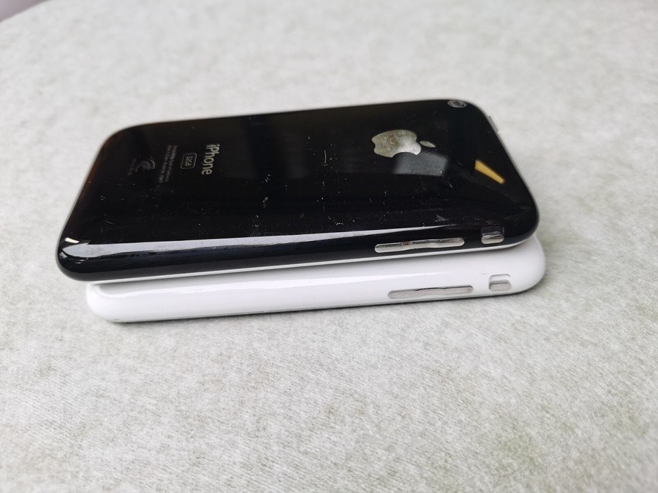 Original Apple iPhone 3nd 3GS - 8/16/32GB - Black /white (Unlocked ...