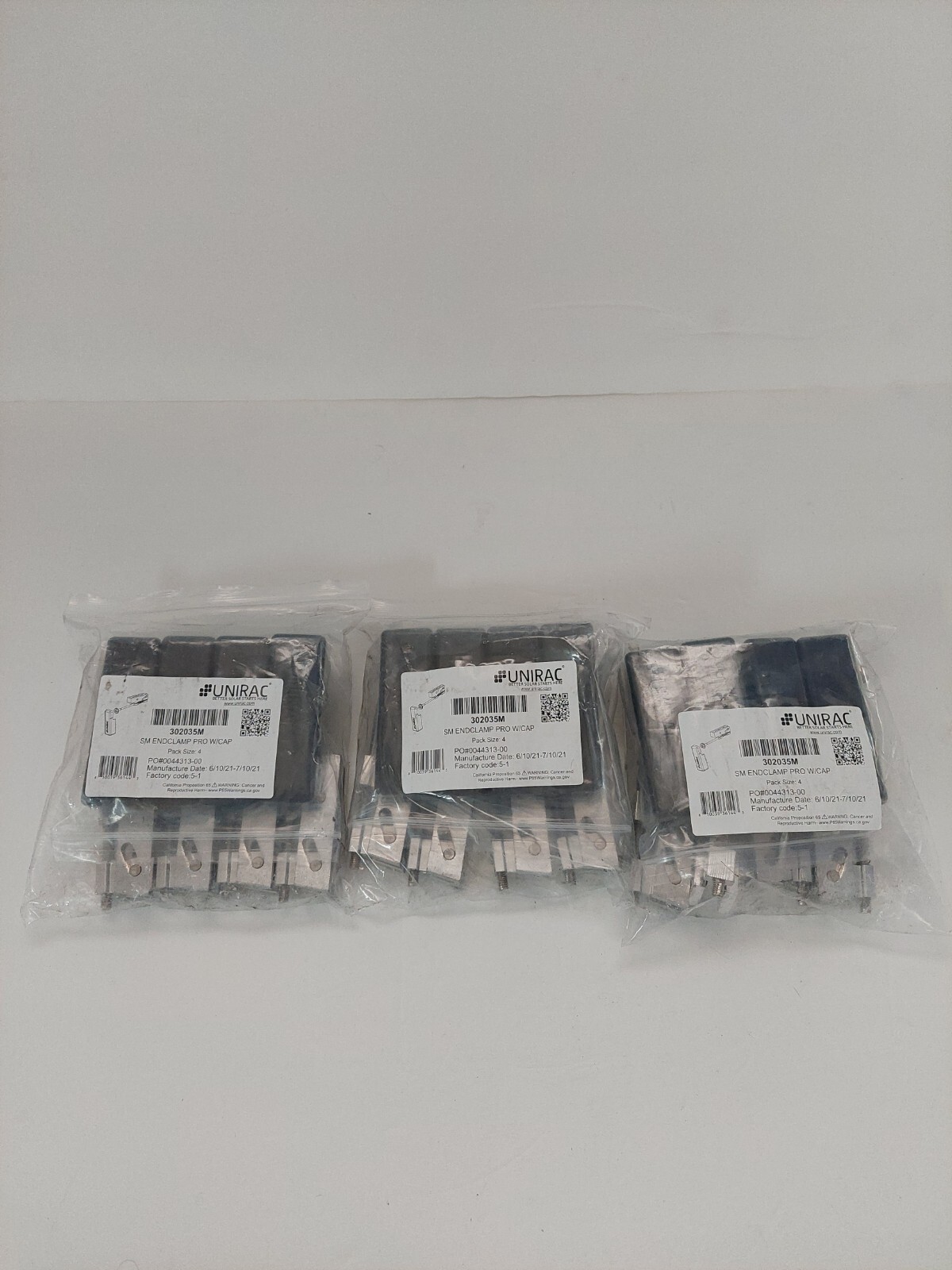 Lot of 3 packs Unirac SOLAR 302035M sm Endclamp Pro With cap 12 total ...