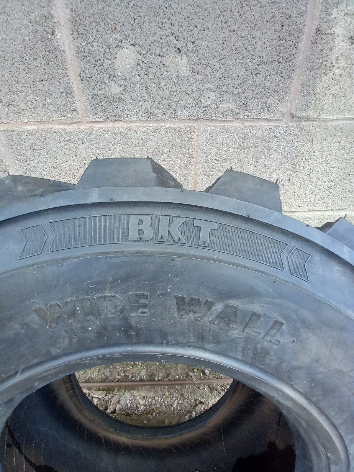 Tyre BKT 15-19.5 NHS 14ply HD Rim Guard Skid Power HD Tyre. | eBay UK