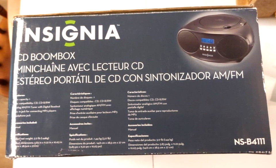 Insignia- Insignia CD/ AM/FM Radio Boombox Black NS B4111 In Original ...