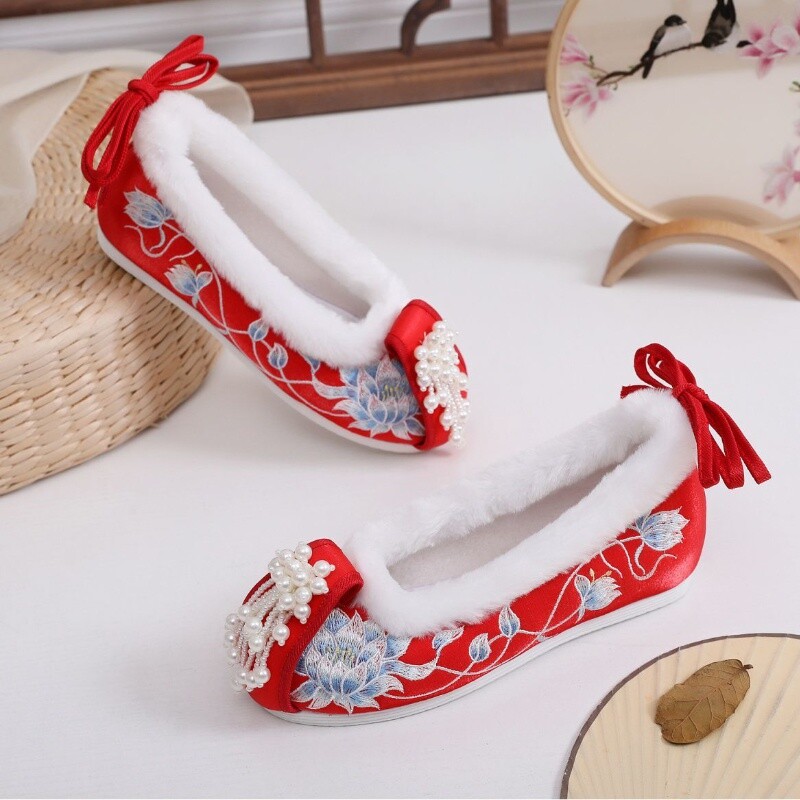 Lady Chinese Embroidered Cloth Shoes Wedding Shoes Fuzzy Plush Lining ...