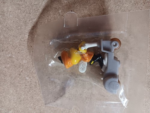 NEW General Mills 2001 Honey Nut Cheerios 2.5" Buzz the Bee Racing ...