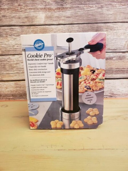 Wilton Cookie Press Pro 10 Disks Instructions Spritz Gun for sale ...