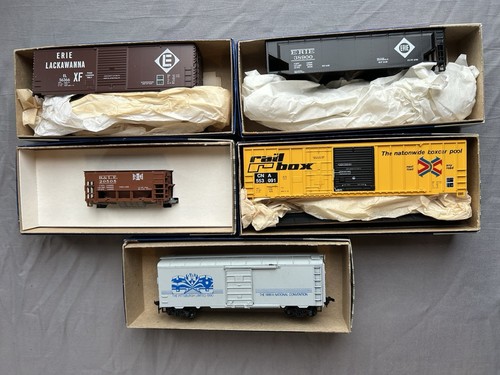 Lot Of 5 HO Scale Roundhouse Freight car Kits - Boxcars, Hoppers (NEW ...