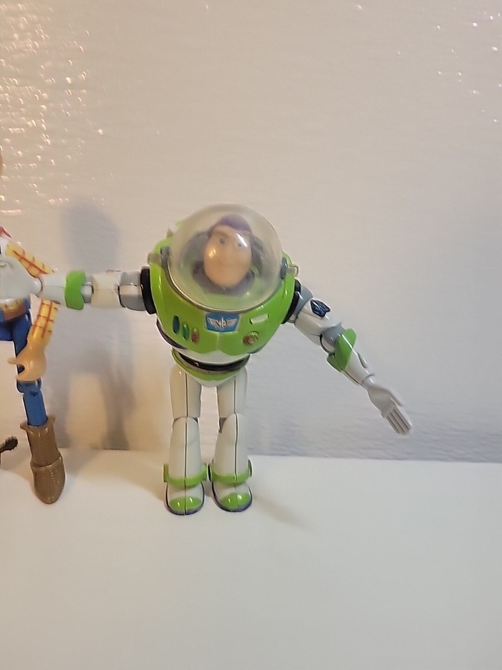 Disney 1996 Thinkway Woody Quick Draw & Buzz Lightyear Dance Action ...