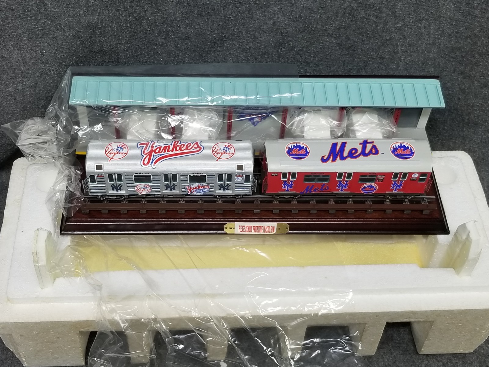 New York Yankees & Mets 2000 World Series Danbury Mint Ceramic Subway ...