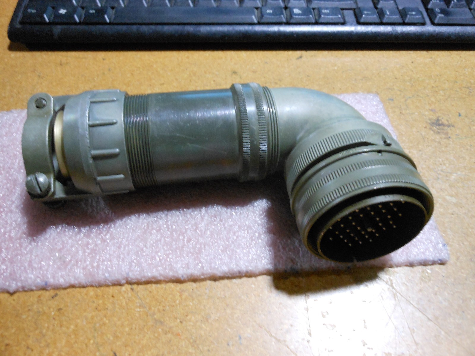 AMPHENOL CONNECTOR W/BACKSHELL/CLAMP 10-435275-08G NSN: 5935-00-442 ...