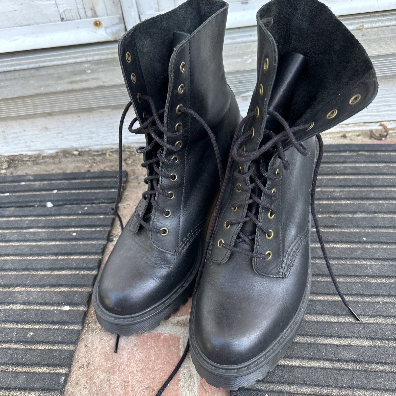 Doc Martin Boots Woman's Size 7 Black Classic Style AirWair | eBay