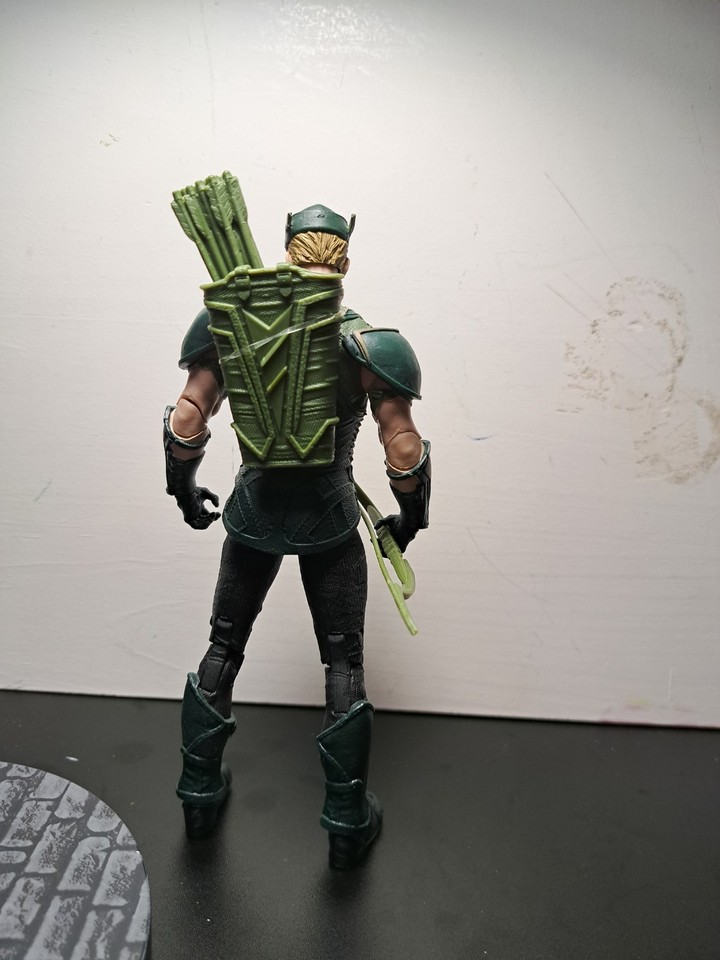 McFarlane Toys DC Multiverse Green Arrow Action Figure Injustice 2 Page ...