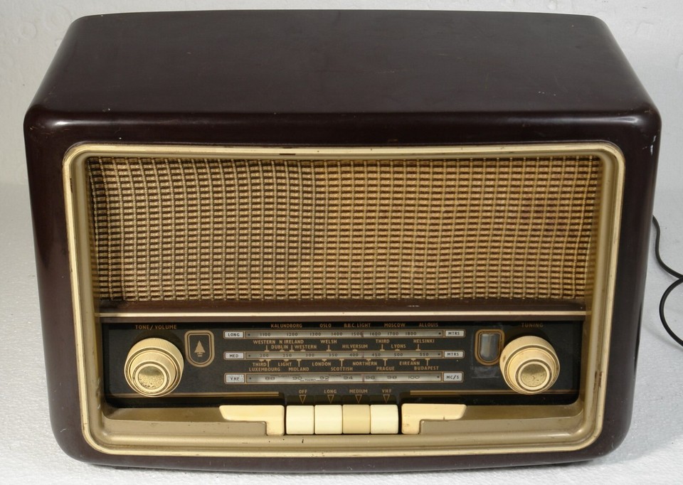 Vintage Bush Valve Radio Receiver Type VHF.71 LW MW & VHF with Bakelite ...