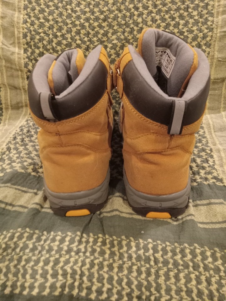 Vitike Kids Winter Boots With Ice/Snow, Traction Cleats Boy's Size 6 ...