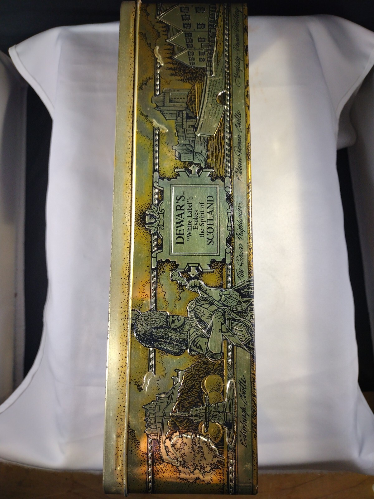 Dewar's "White Label" Evokes the Spirit of Scotland Scotch Whiskey ...