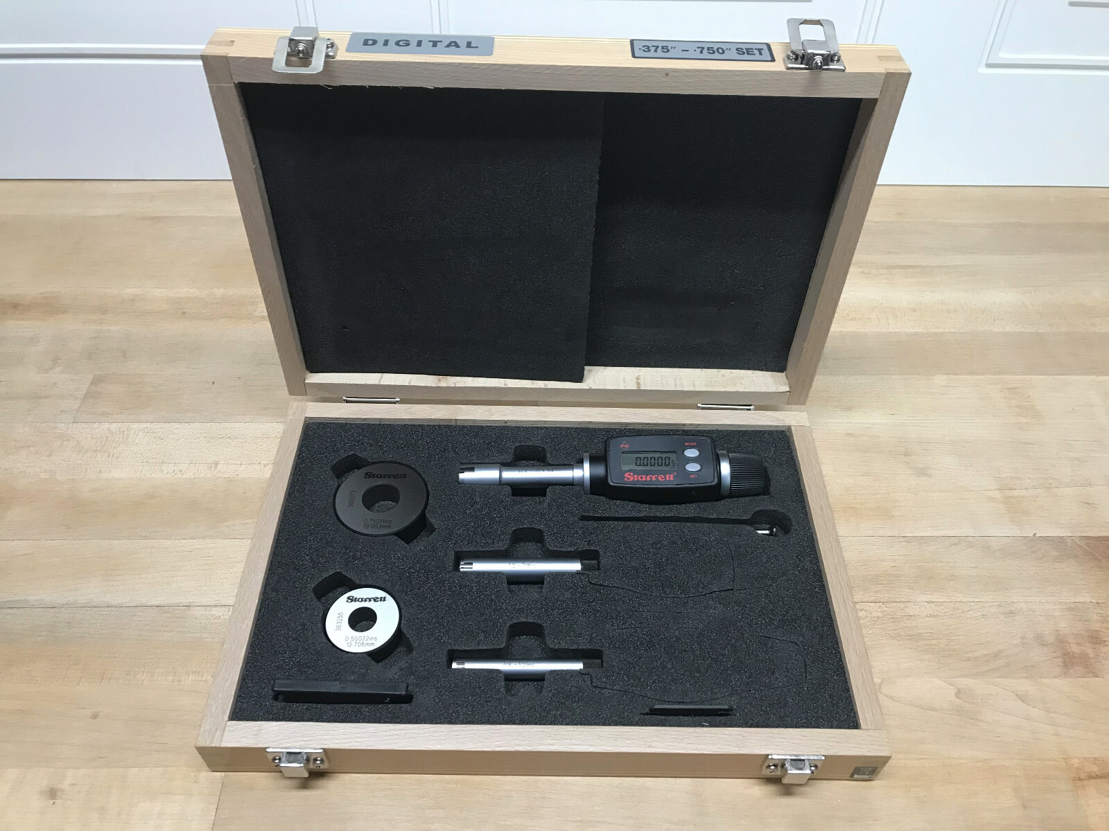 Starrett S780XTDZ digital electronic internal micrometer bore gage set ...