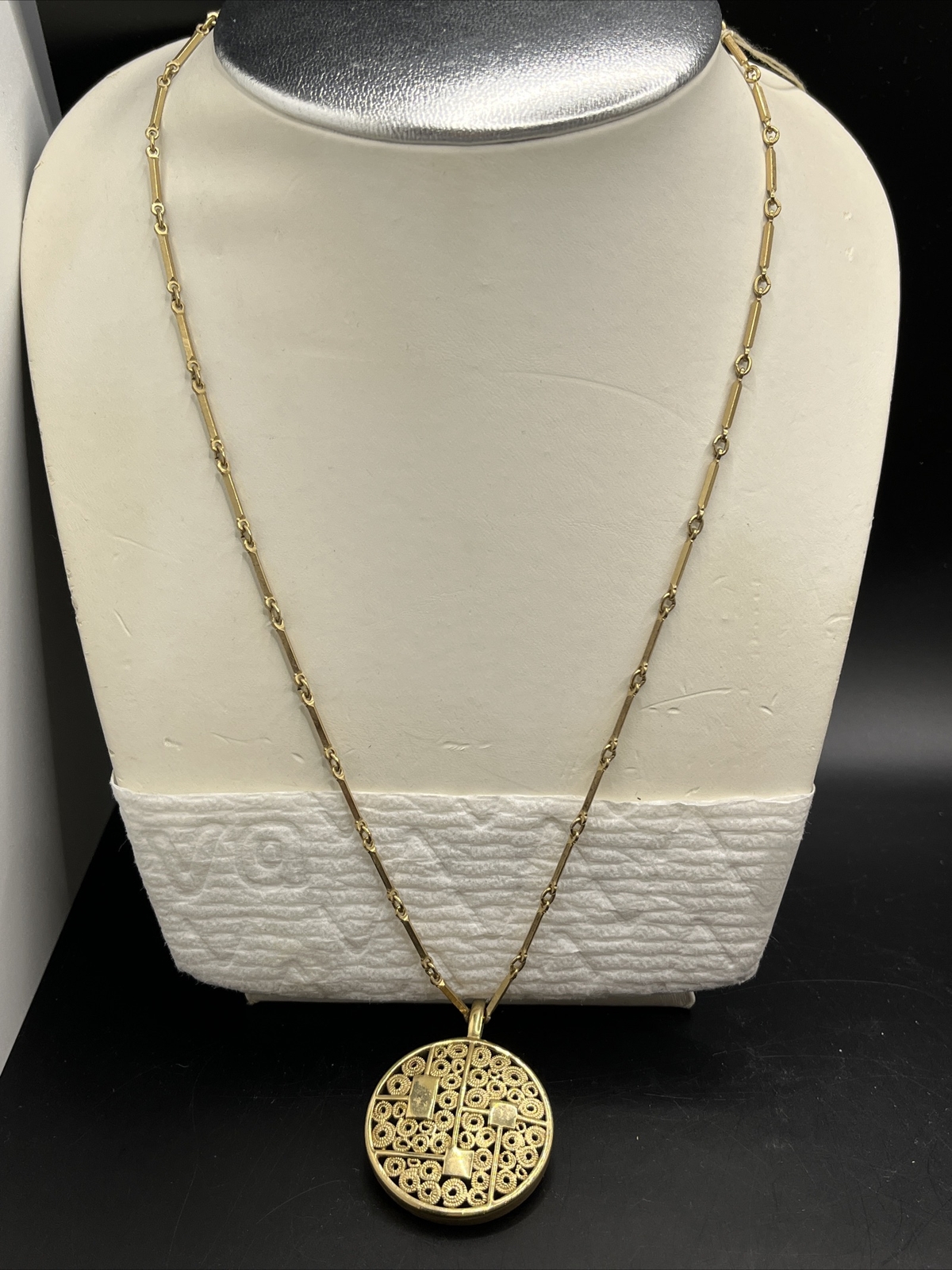 Vintage Sarah Coventry Gold Pendant Necklace - Gem