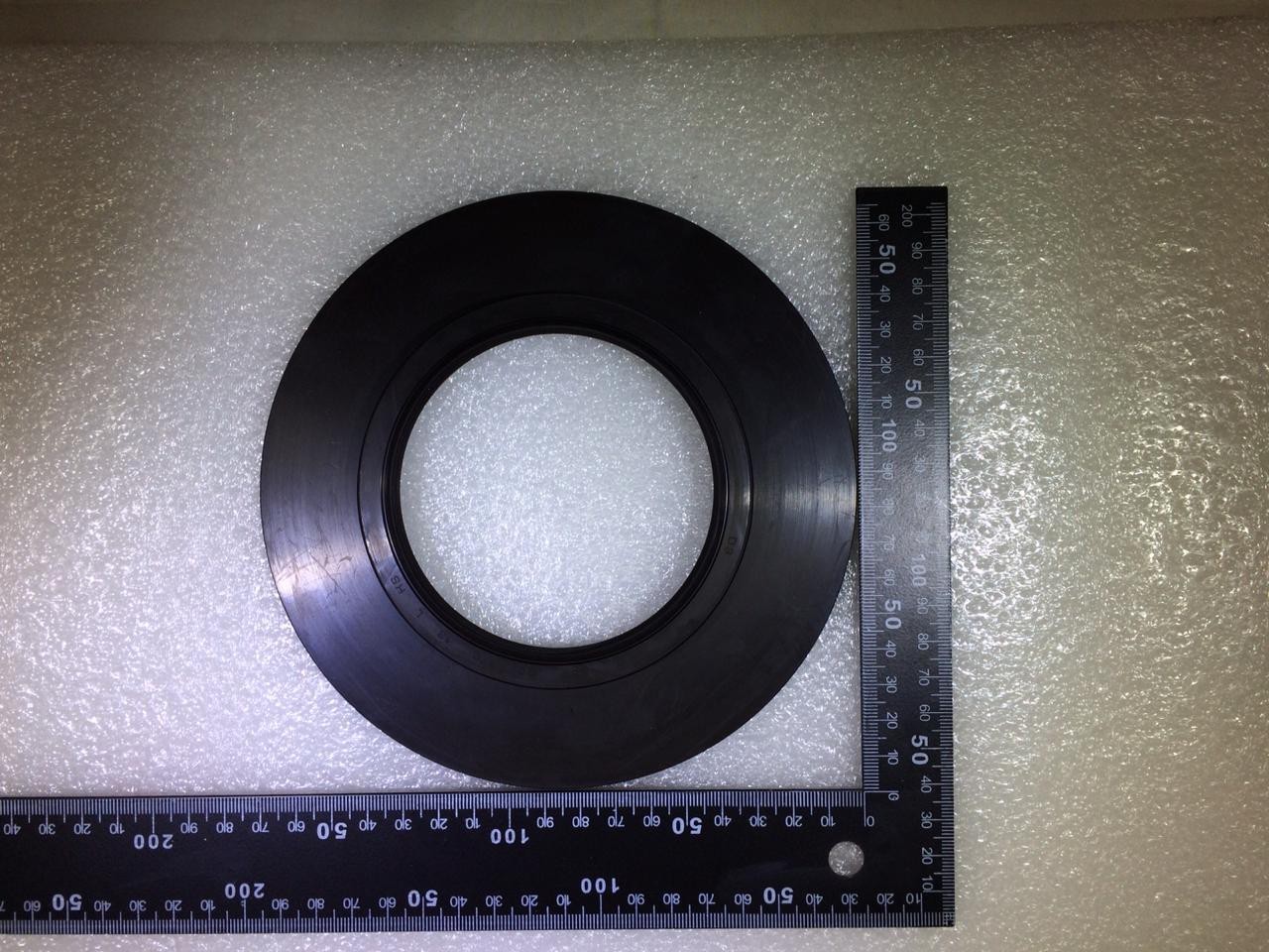 198636170 Rear Oil Seal For Perkins CAT 156-6973 403D-15 403D-15T 403C ...