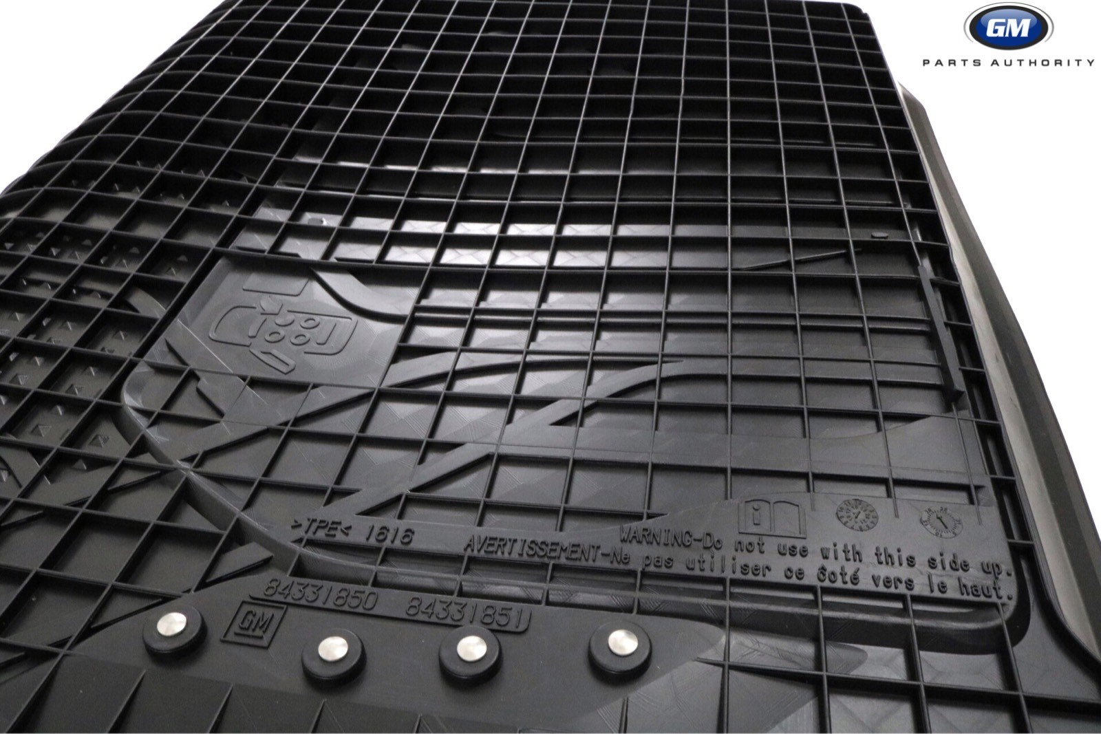 2018-2023 Chevrolet Traverse All Weather Front Floor Liners 84518111 ...