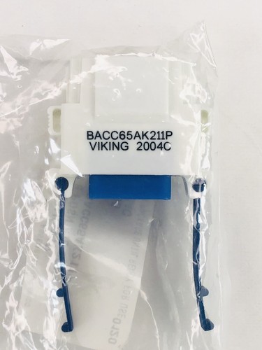 LOT OF (48) BOEING AIRCRAFT AEROSPACE CONNECTOR BACC65AK211P 8-POSN #16 ...