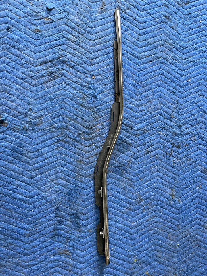 2017-2020 FORD F250 F350 F450 FRONT RIGHT DOOR CHROME WINDOW BELT ...