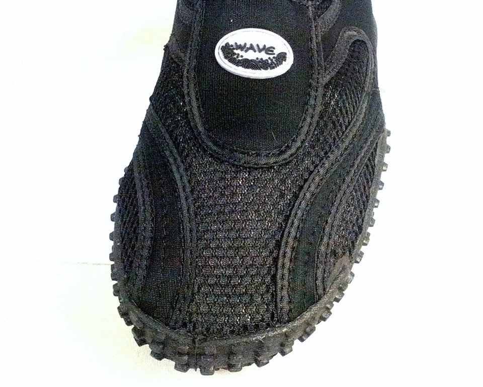 Men's Water Shoes Easy USA Wave Aqua Socks ~ NEW Beach. Sauna, Gym ...