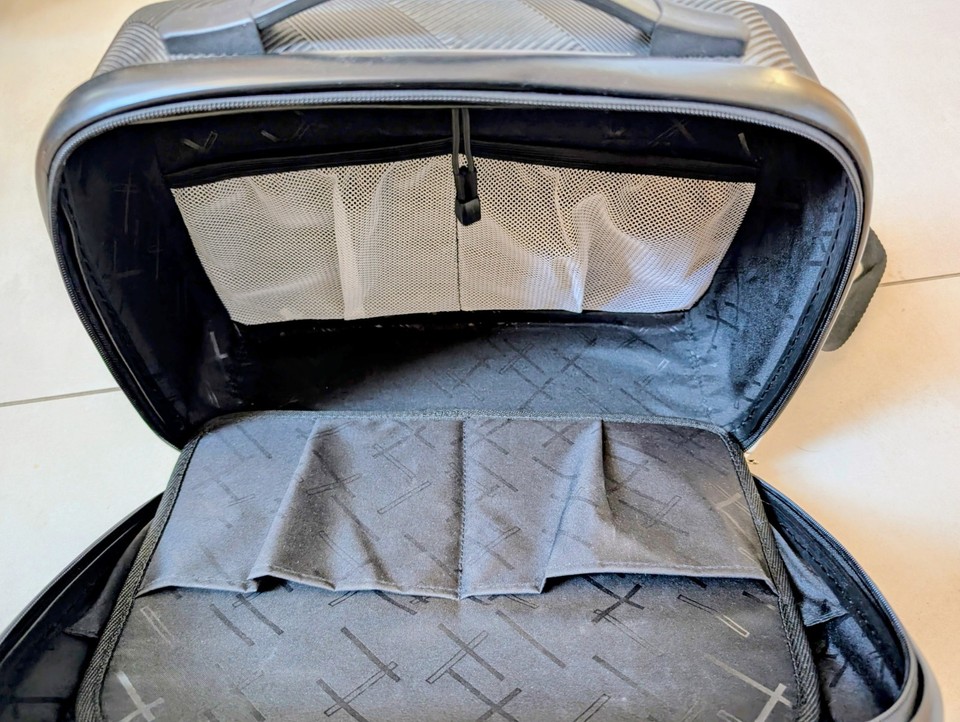 Antler Small Hardcase Cabin Vanity Cosmetics Case Holiday Black ...