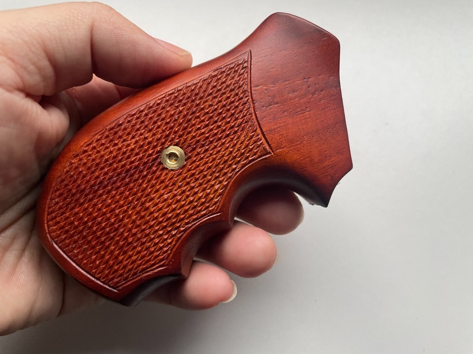 Cool checker Wood Grips for Taurus Small Frame M85 605 850 851.38 ...