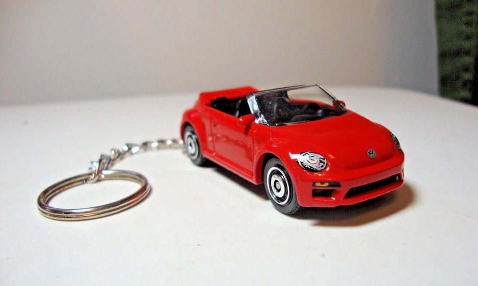2019 VOLKSWAGEN BEETLE CONVERTIBLE RED NEW KeyCHAIN! KEY RING Diecast ...