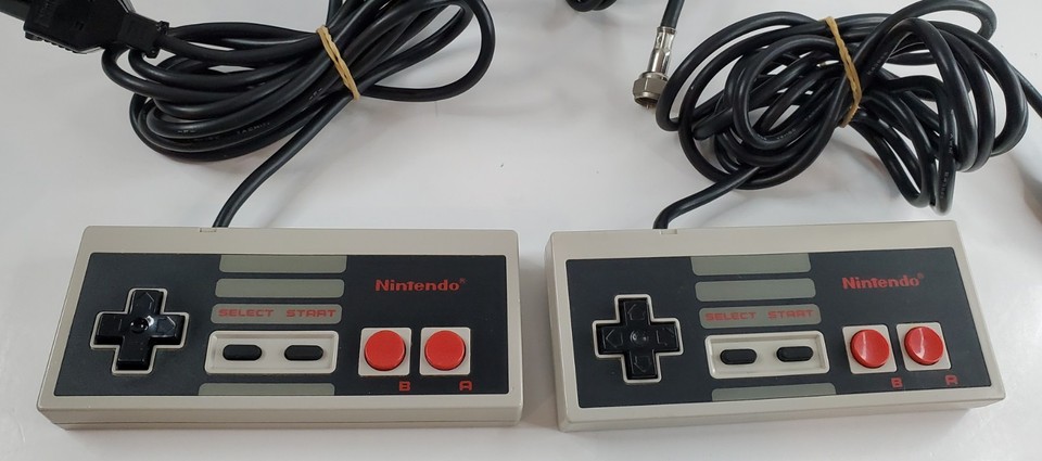 NES Nintendo Console With Mario/Duck Hunt, Two Controllers, Cords ...