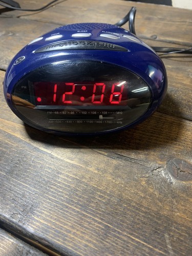 Durabrand AM/FM Digital Clock Radio Alarm TRUE BLUE Works/Tested ...