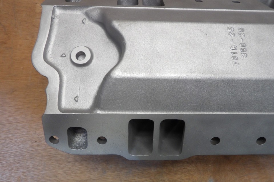 Holley Strip Dominator 701R-25 Small Block Chevy 300-25 Aluminum Intake ...