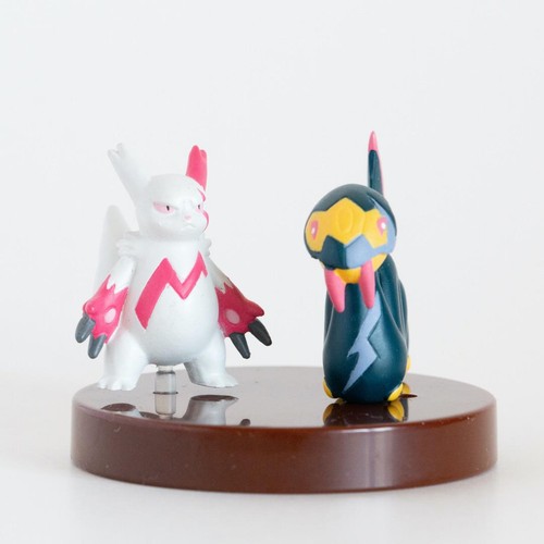 Rittai Pokemon Zukan Mini Figure Zangoose Seviper | eBay Australia