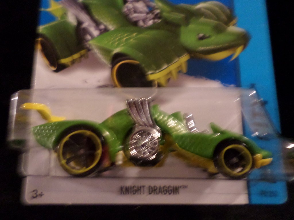 HW HOT WHEELS 2014 HW CITY #70/250 KNIGHT DRAGGIN HOTWHEELS GREEN RARE ...