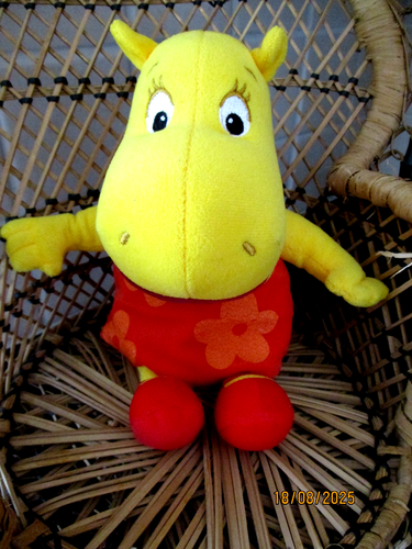 8" 2010 RARE TY inc. Backyardigans Tasha hippo soft toy TV Book ...