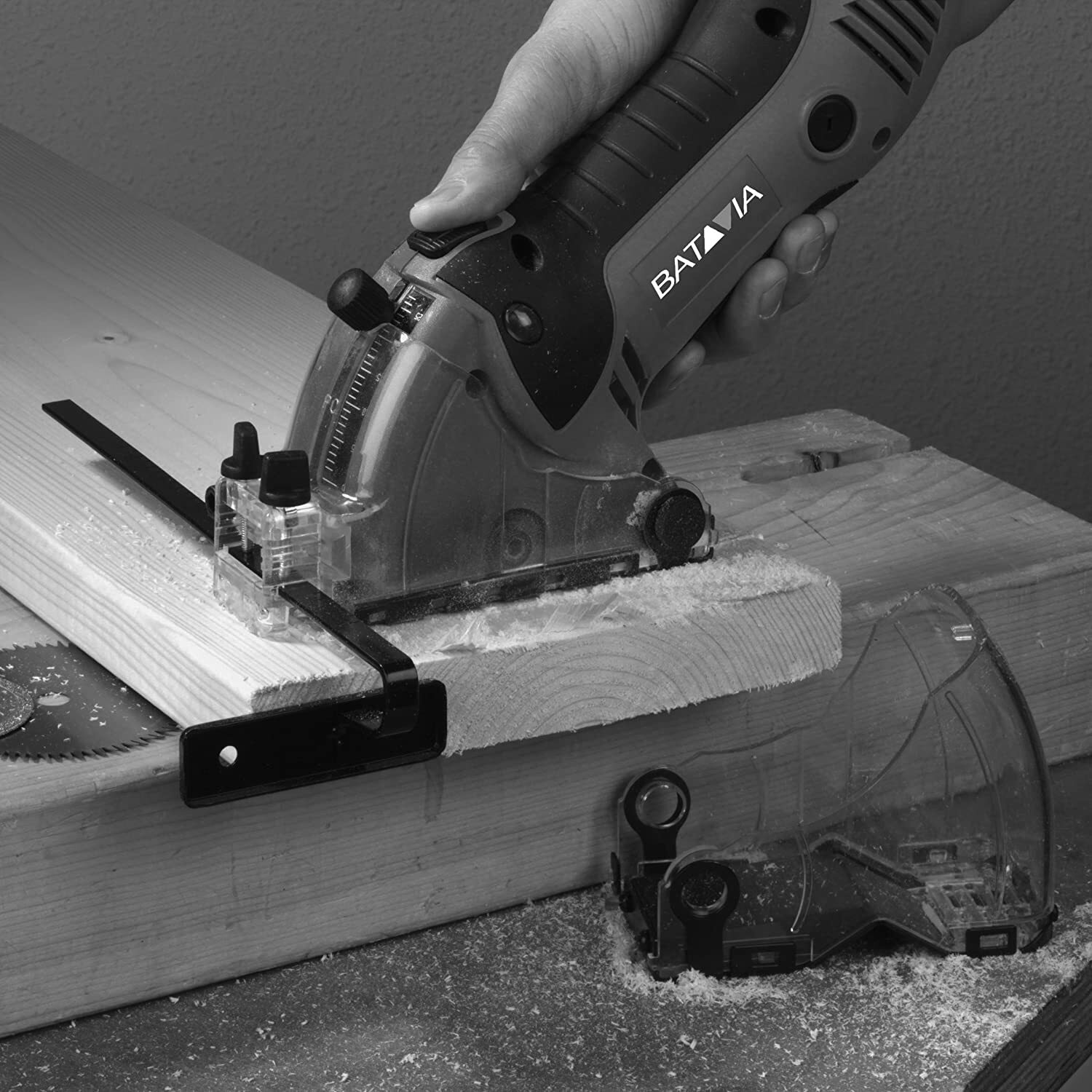 Batavia XXL Speed Mini Circular Saw With Wood Tile & Metal Blades 240v ...