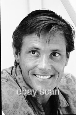 WILLIAM SMITH HANDSOME CANDID LAREDO 8X10 PHOTO 10 | eBay