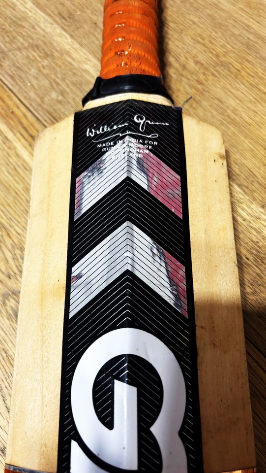 GUNN & MOORE GM HERO CONTENDER MICHAEL VAUGHAN SIGNATURE SIZE 6 CRICKET ...