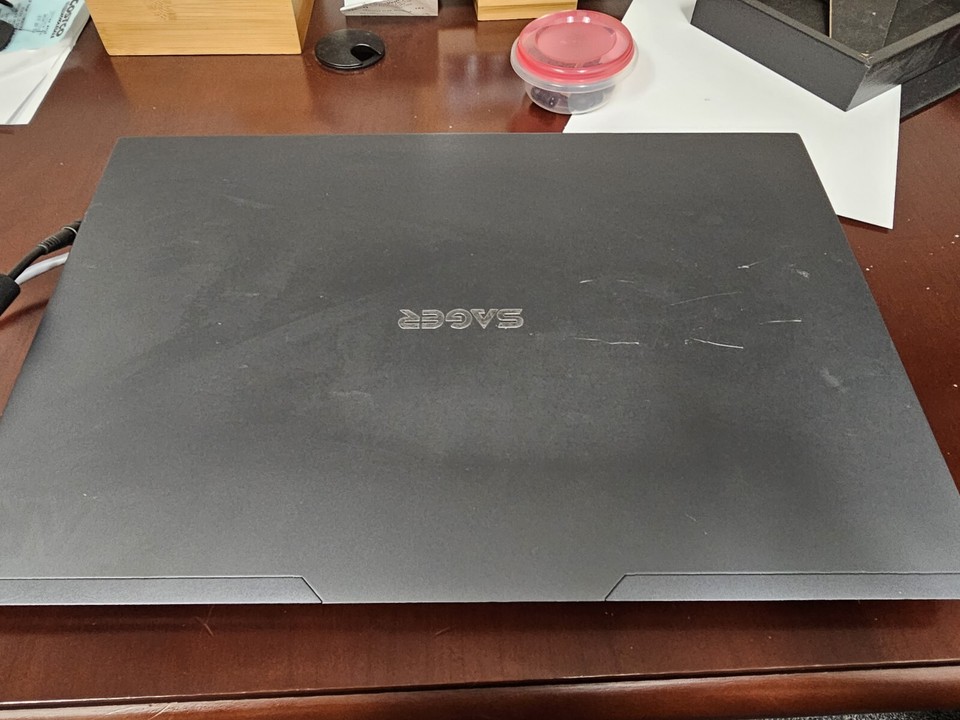 Sager Gaming Laptop I7 8750H, 16GB DDR4, SSD 256Gb + Hdd 1Tb 17.3" Full ...