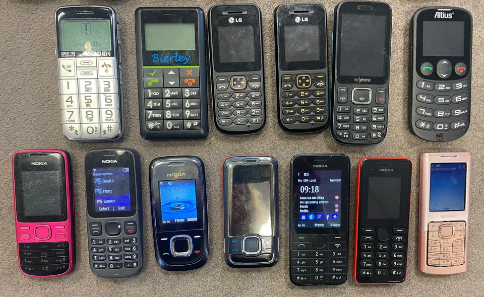 JOB LOT x26 Mobile Phones Mixed Models FULLY WORKING Locked/Unlocked ...