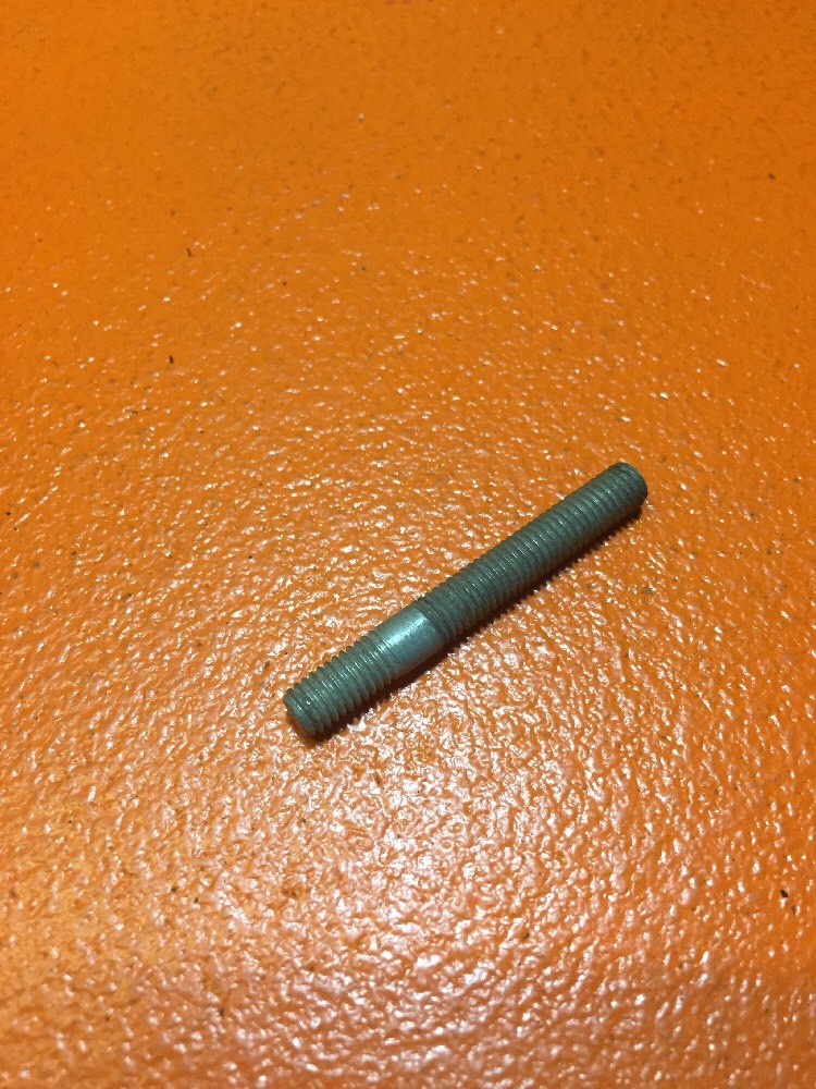 GENUINE STIHL STUD BOLT - 0000 953 0811 - NEW OEM ----B23 | eBay