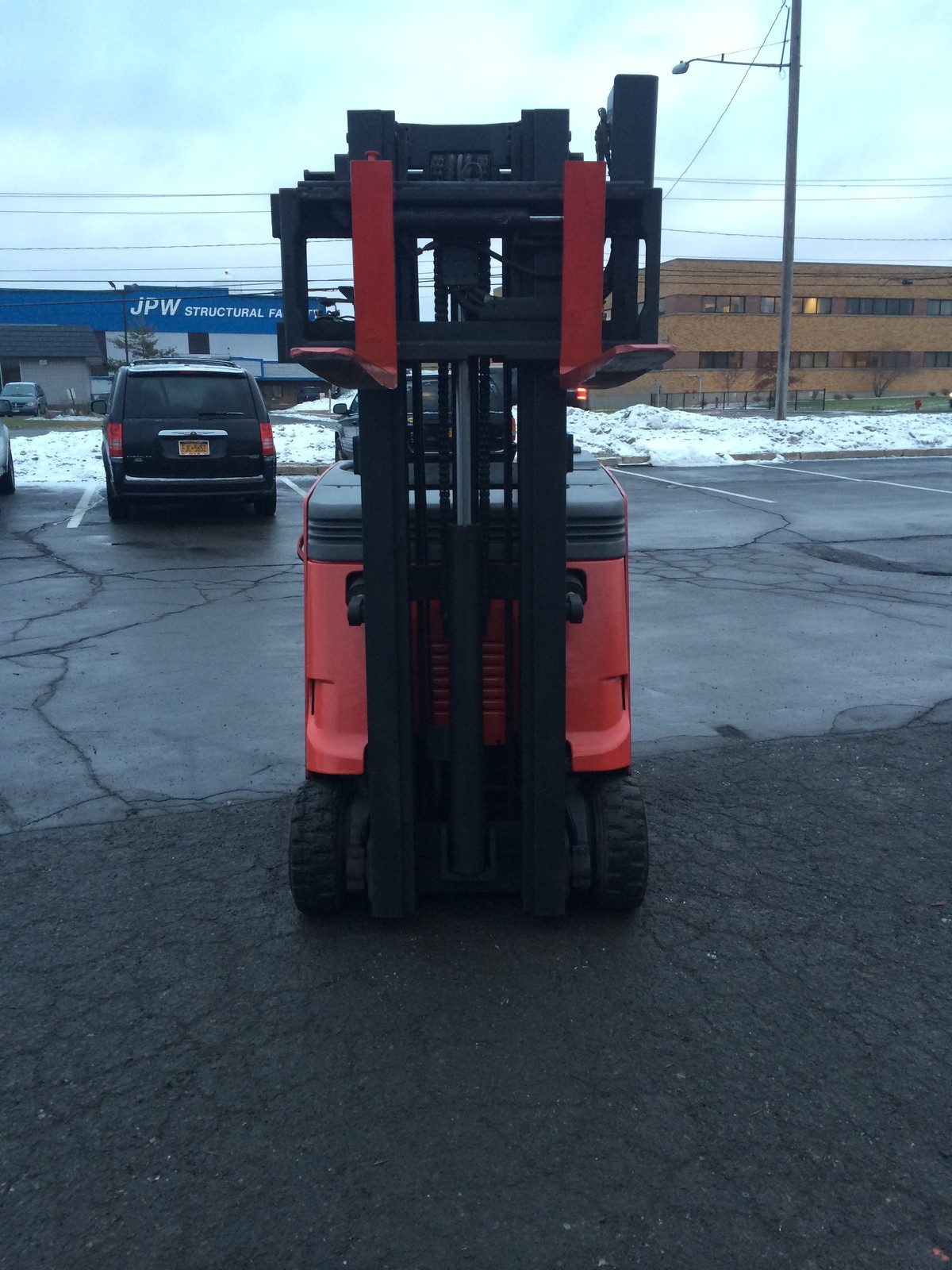 2009 RAYMOND FORKLIFT DOCKSTOCKER 4000# 188" LIFT , 36V W/BATTERY ...