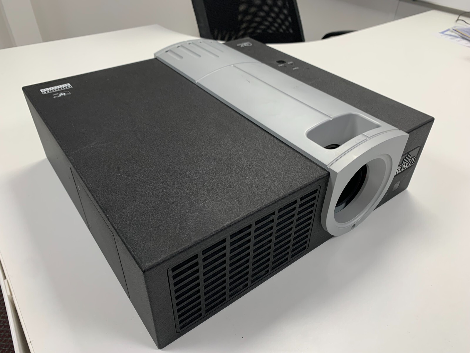 Runco Projector CL610LT 16 9 DLP 720p 1080i HD Projector Tested HDMI ...