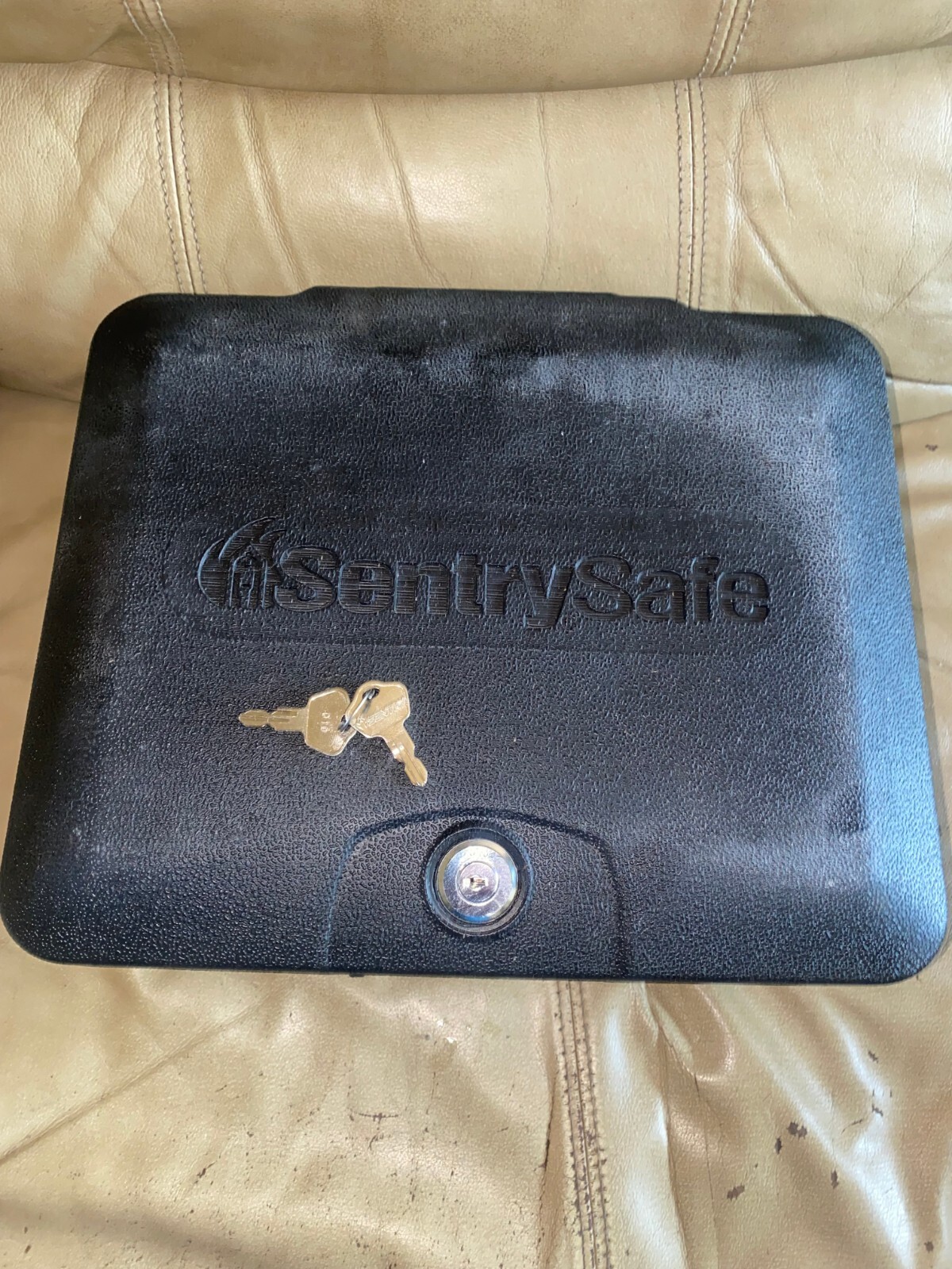 SentrySafe Safe with 2 Keys. Rating Class 350-1/2 Hr, Rating Class 177 ...