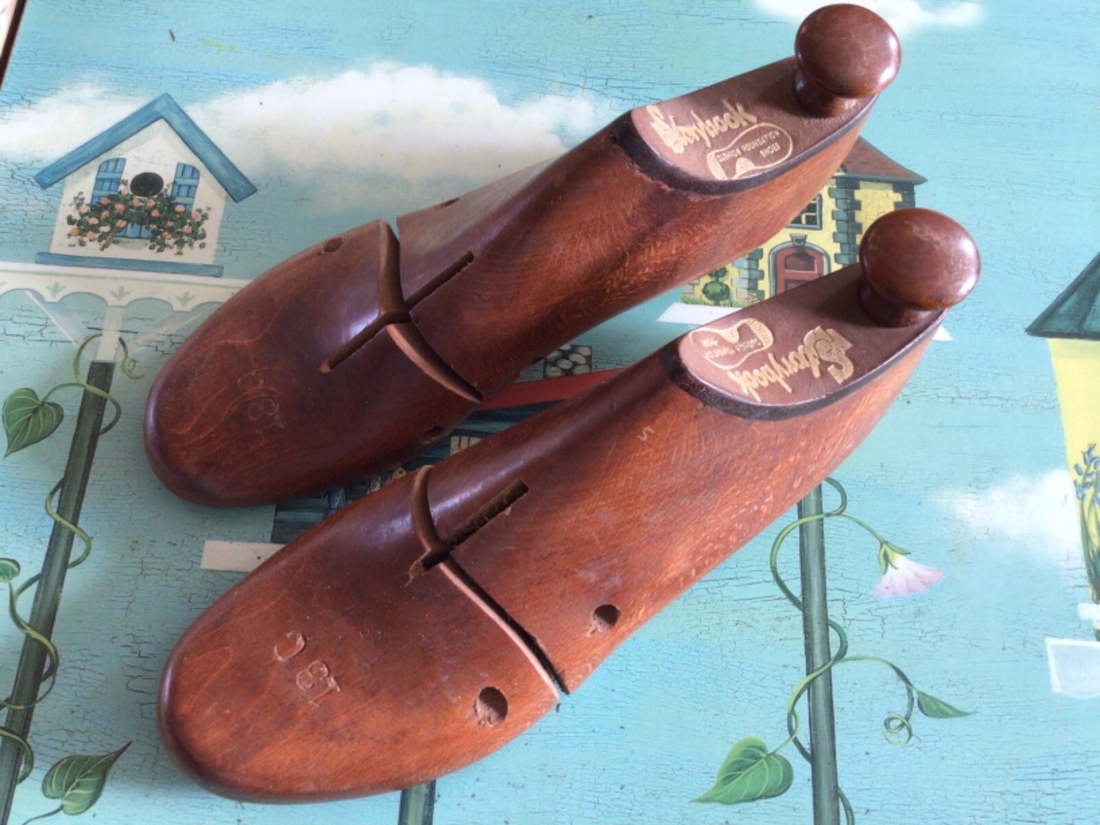 Pair Vintage Storybook child’s Wooden Shoe Trees Stre… - Gem