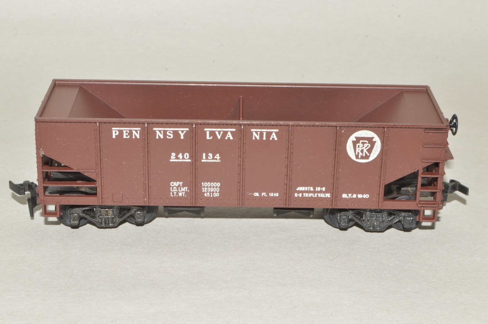 HO scale Tyco Pennsylvania RR 2 bay operating unloading hopper car ...