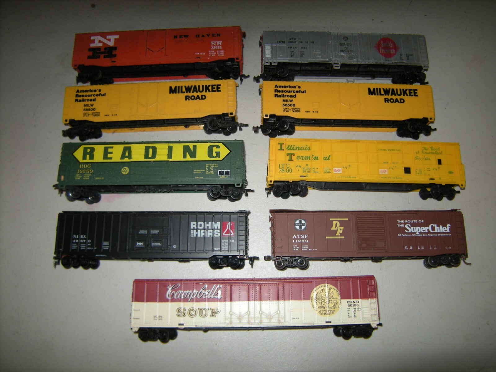 Lot of 9 HO scale 50' Box Cars | eBay