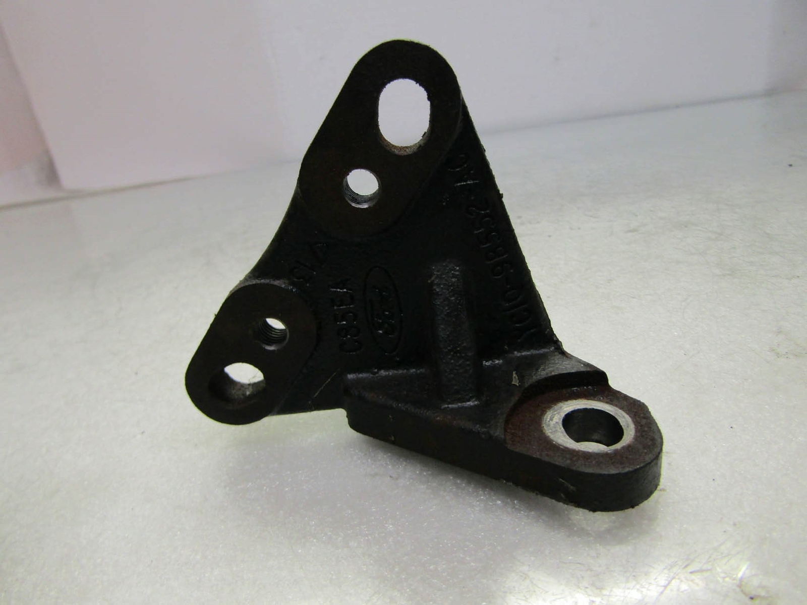 LDV Convoy Pilot MK3 2.4 TD Duratorq diesel fuel injector pump mount ...