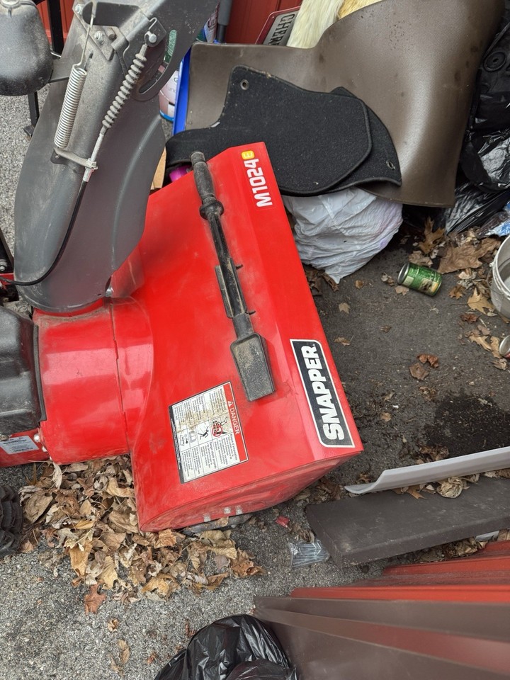 SNAPPER M1024 snowblower used only two winters . Very low hours | eBay