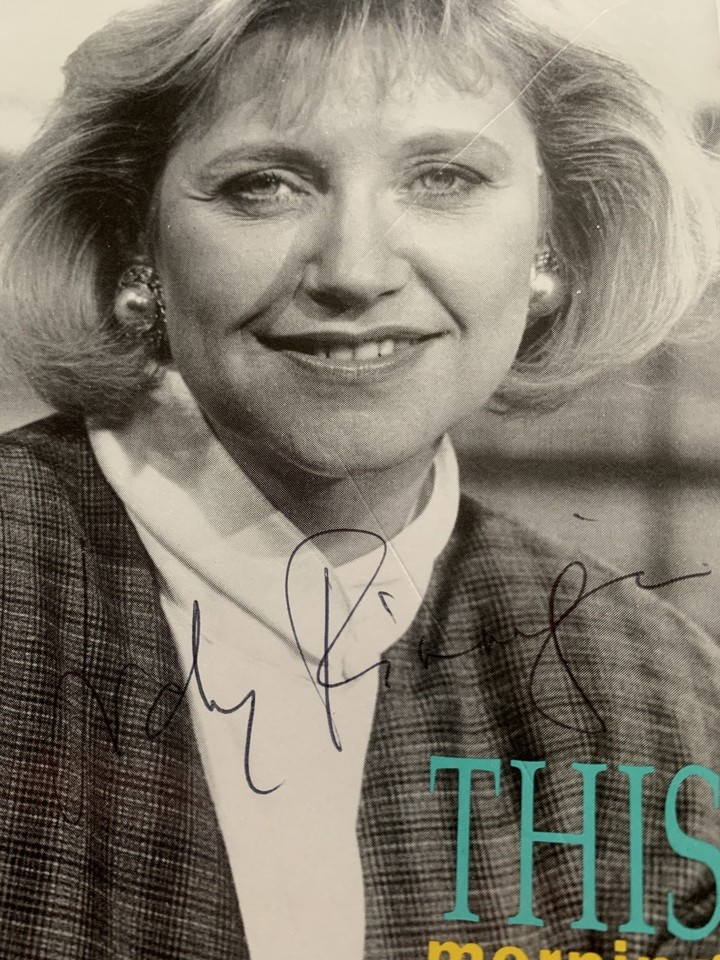 JUDY FINNIGAN PRESENTER (THIS MORNING) VINTAGE *HAND SIGNED* CAST CARD ...