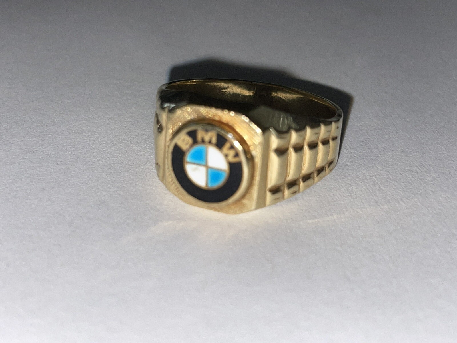 BMW Ring. 14k Solid Yellow Gold. Gorgeous Tri Color - Gem